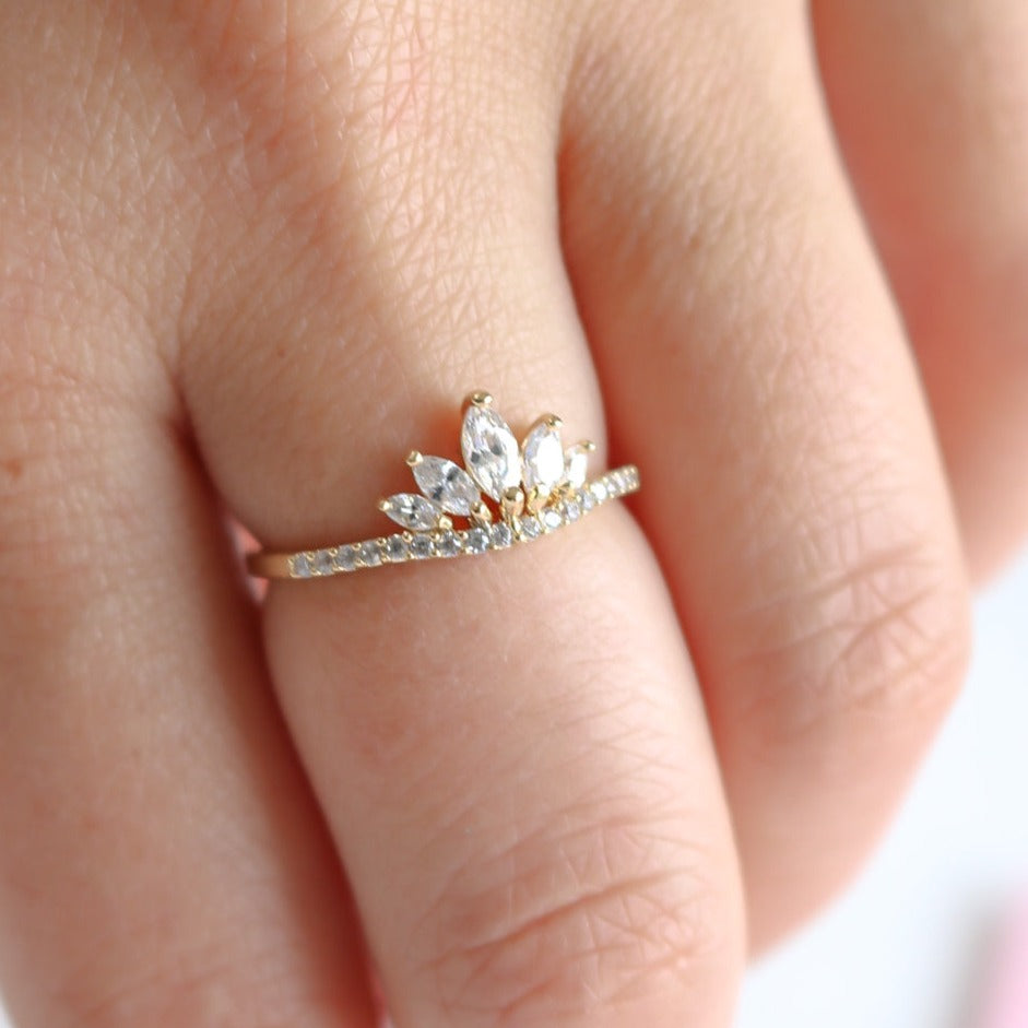 Izzie Ring – Statement Grey